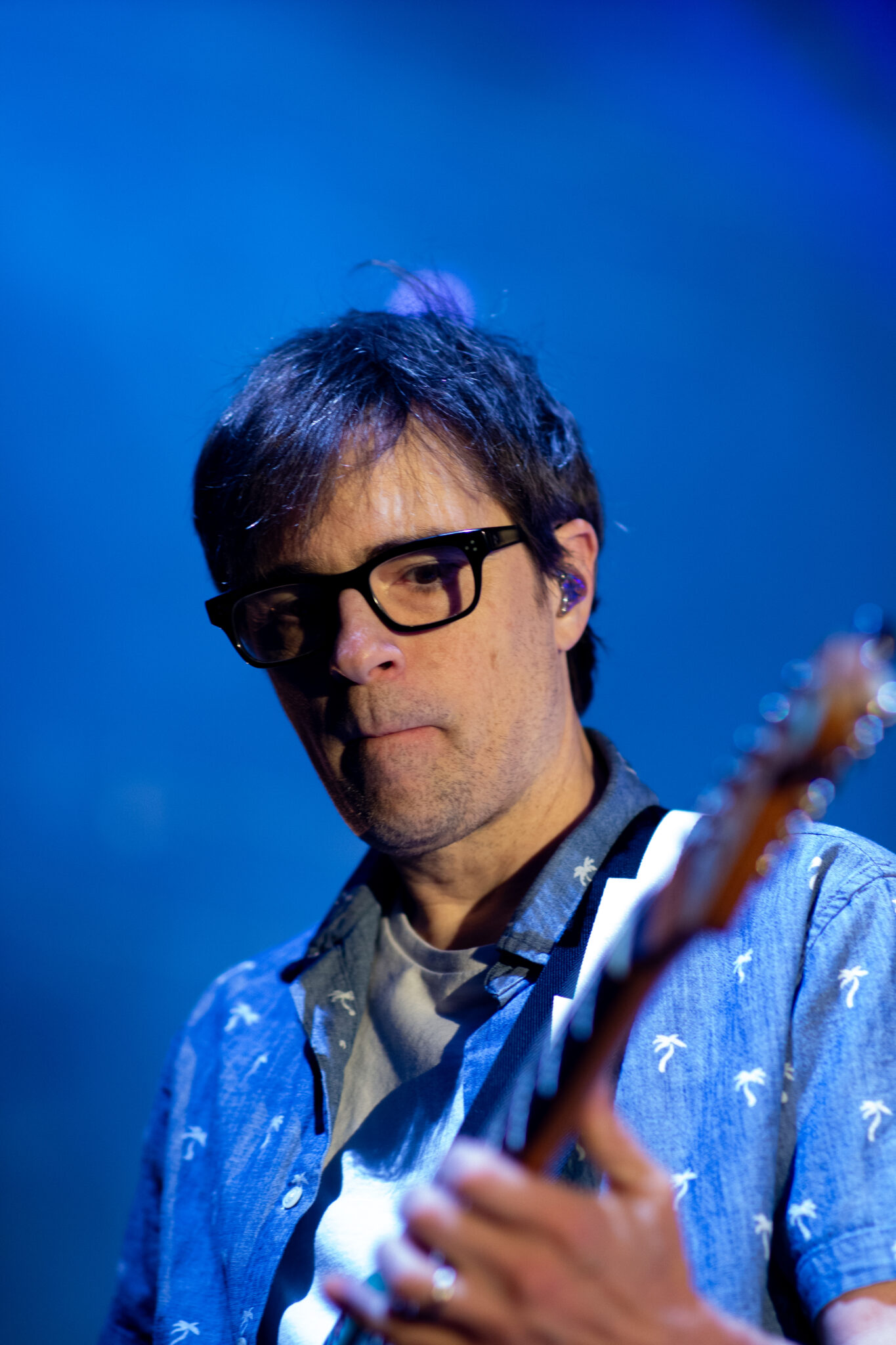 Weezer Rocks The World of Phoenix | Beneath a Desert Sky